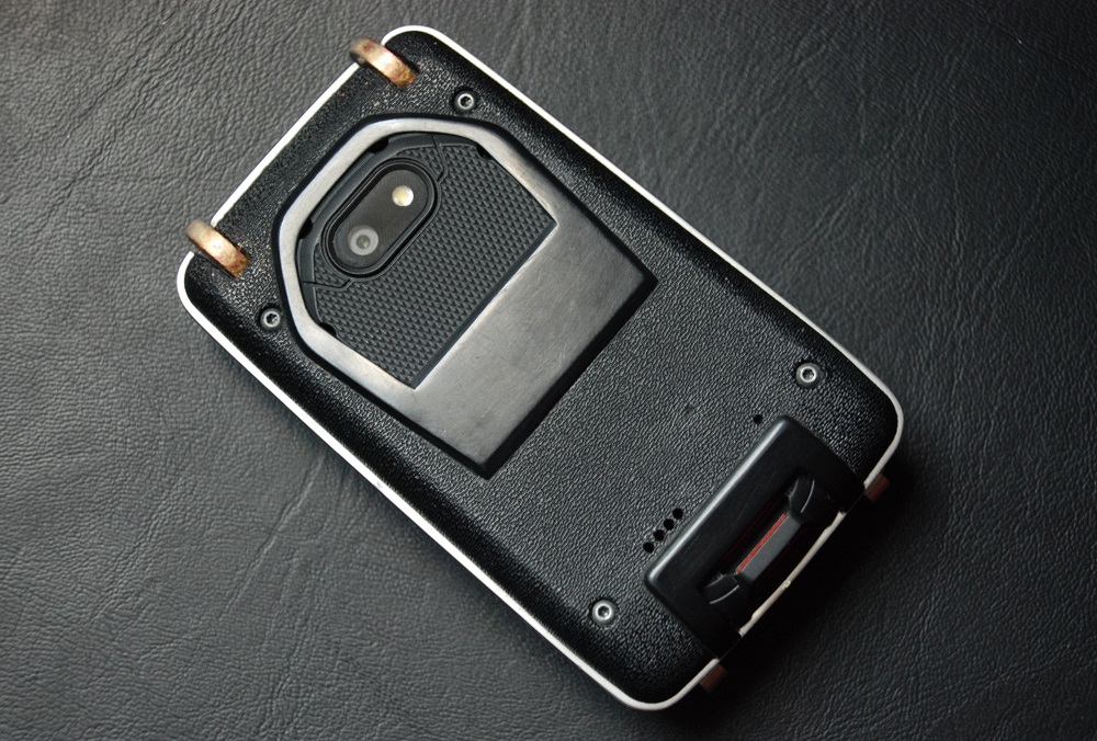 Star Trek Communicator Smartphone - Ed Zephyr